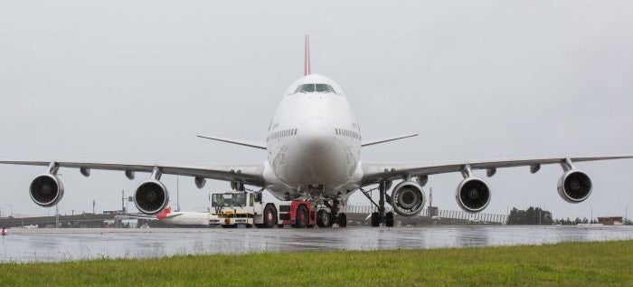 Watch a Qantas 747 Fly with Five Engines - The Points Guy
