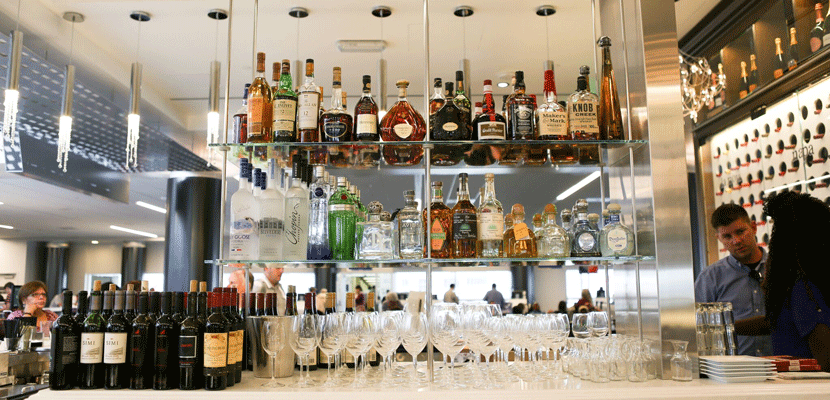 The 5 Best Airport Bars in the US - The Points Guy