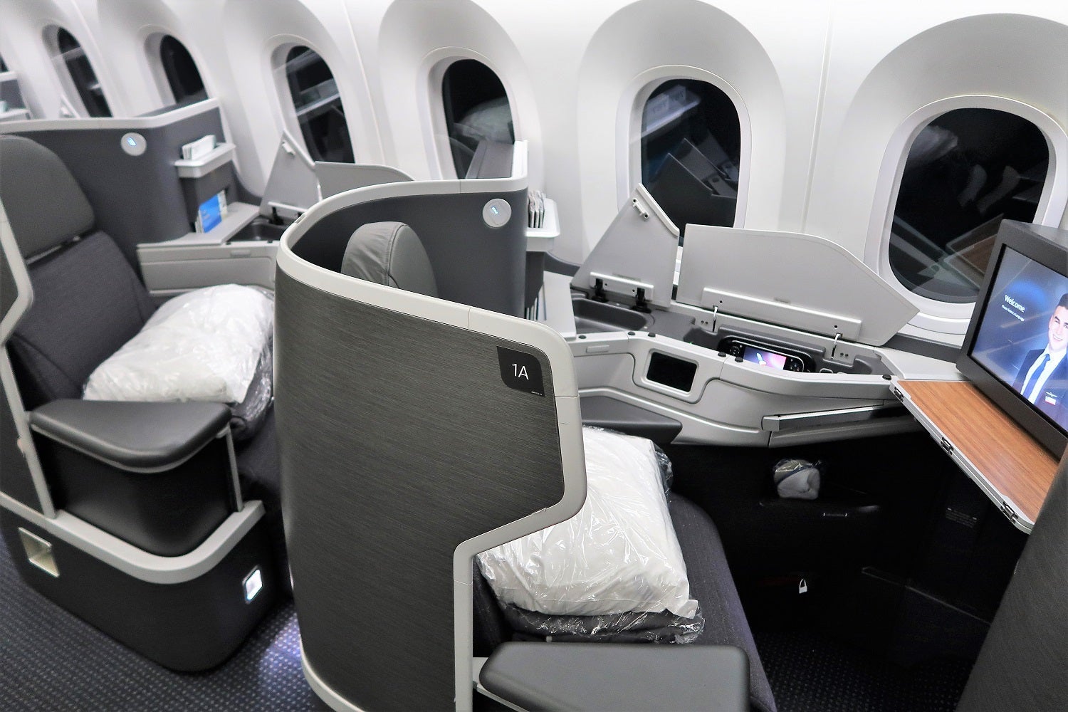 A Tour of American Airlines’ Boeing 787-9 Dreamliner - The Points Guy
