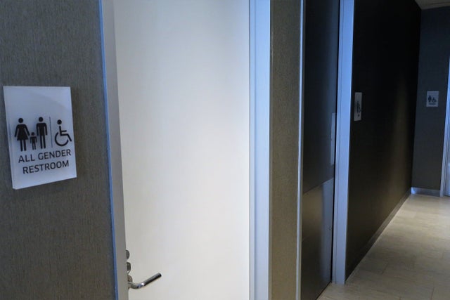 Check Out The New United Club at DFW - The Points Guy