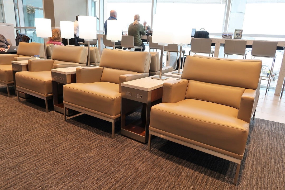 Check Out The New United Club at DFW - The Points Guy