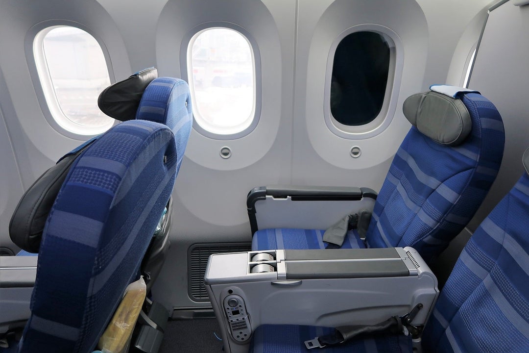Hot Cabin, Cold Service: LOT Premium Economy (787-8) From Chicago to ...