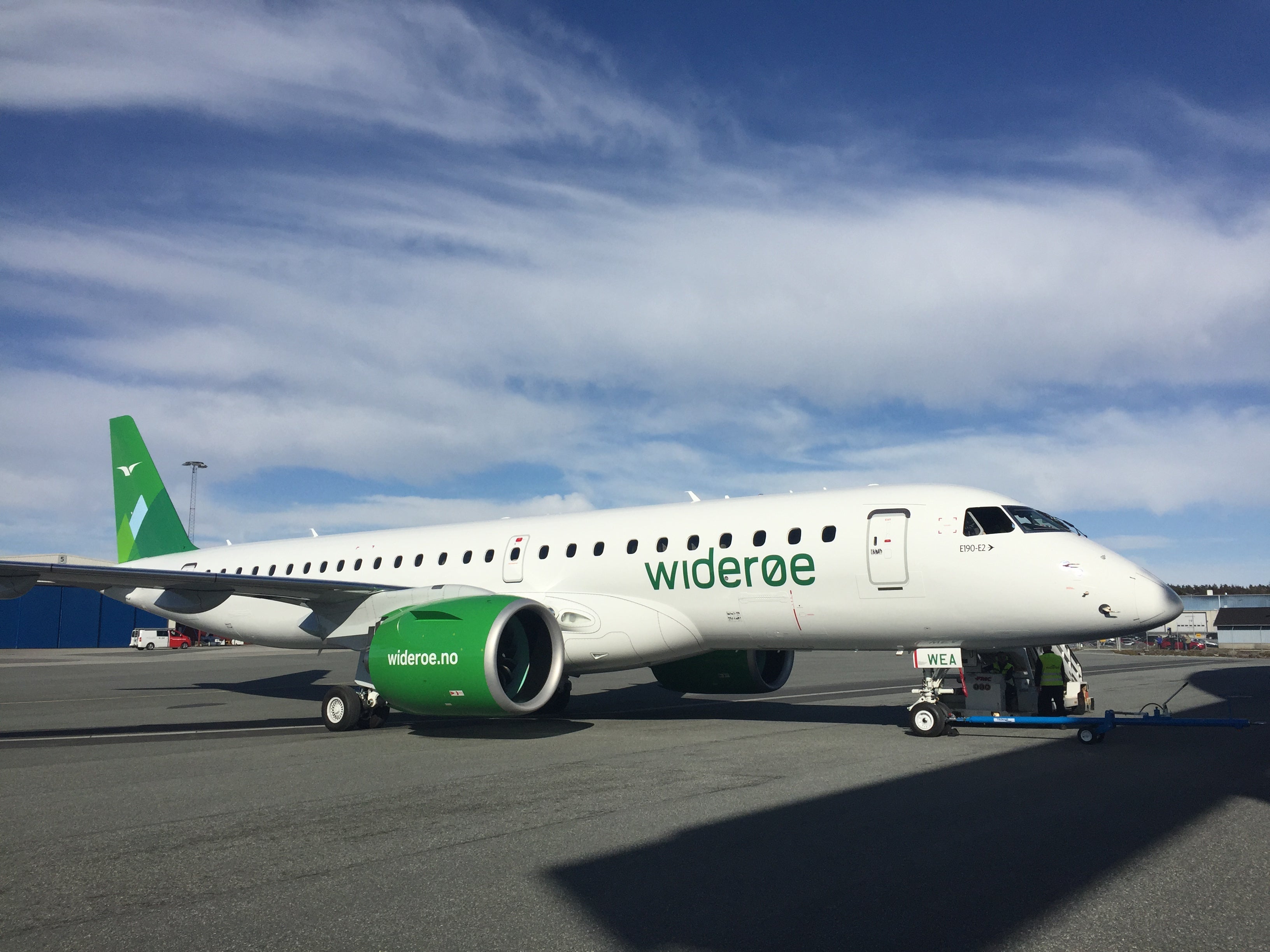 On the Delivery Flight of the World's First Embraer E190-E2 - The ...