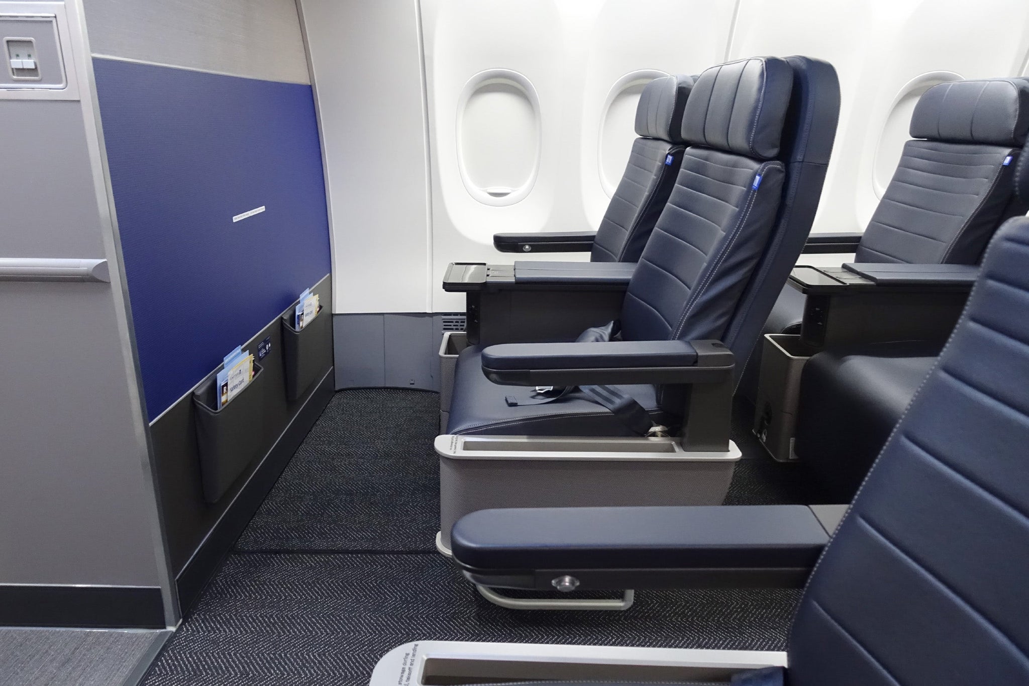 Review: United 737 MAX 9 First Class From Orlando to Houston - The ...