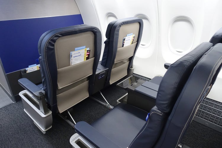 Review: United 737 MAX 9 First Class From Orlando to Houston - The ...