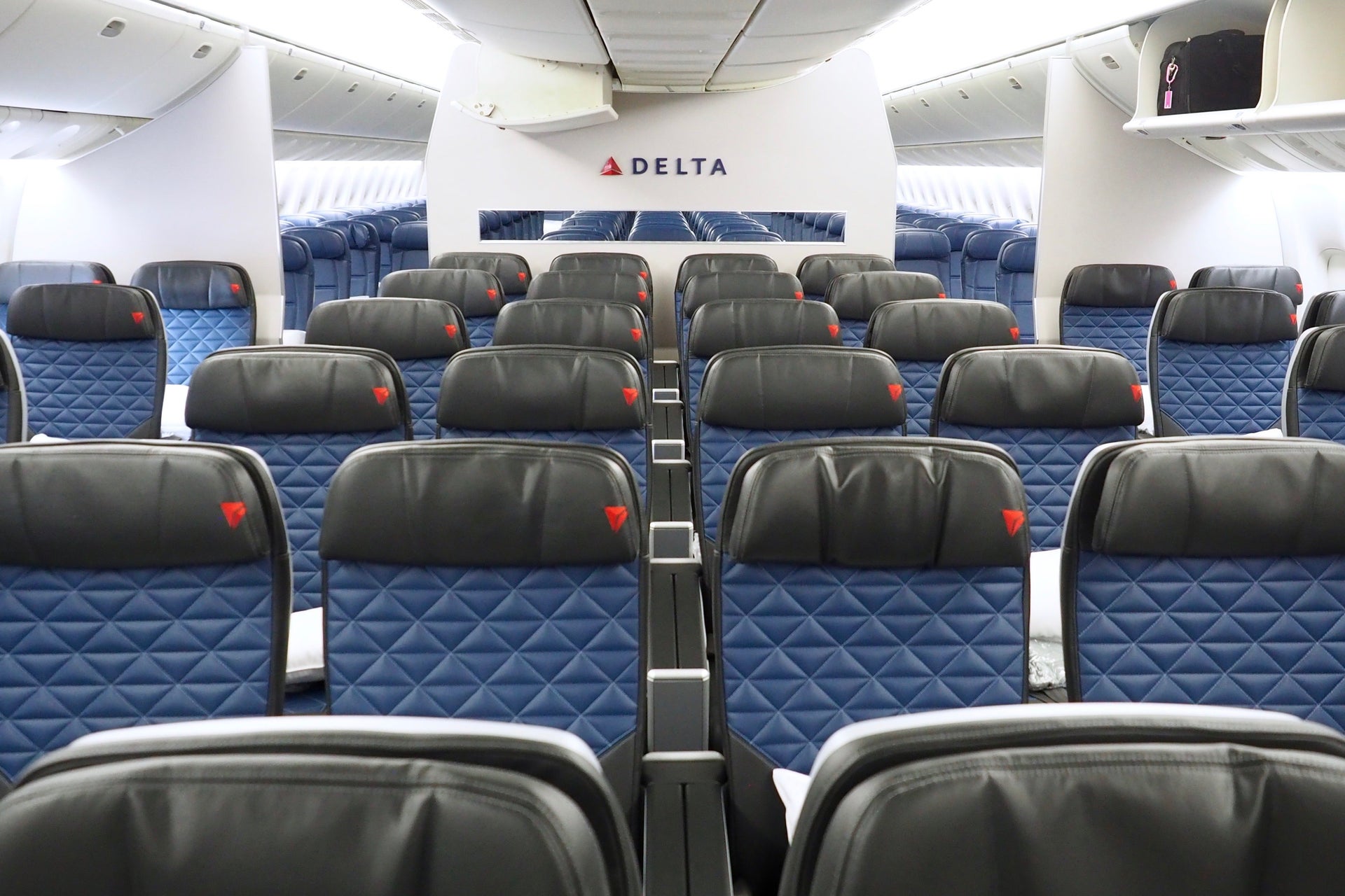Review: Delta Premium Select on the First Retrofitted 777 - The Points Guy