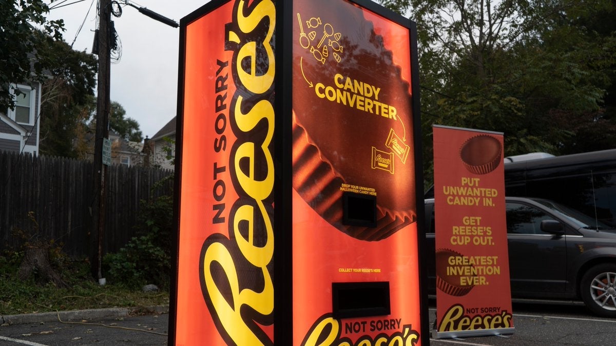Tonight Only, This Machine Converts Unwanted Candy Into Reese’s Cups ...