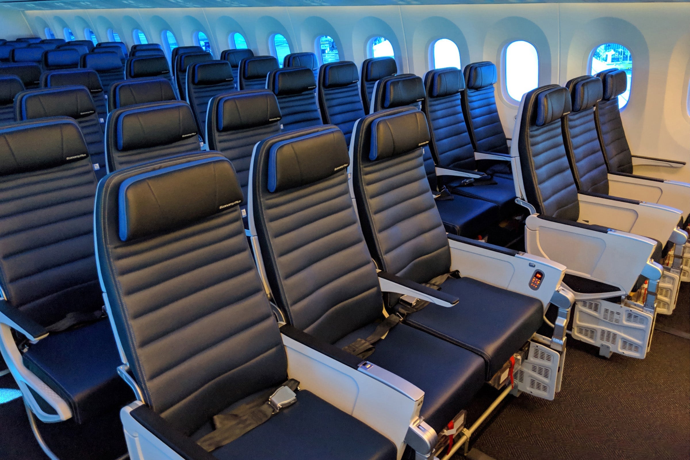 United rolls out new elite status based on lower 2020 requirements ...