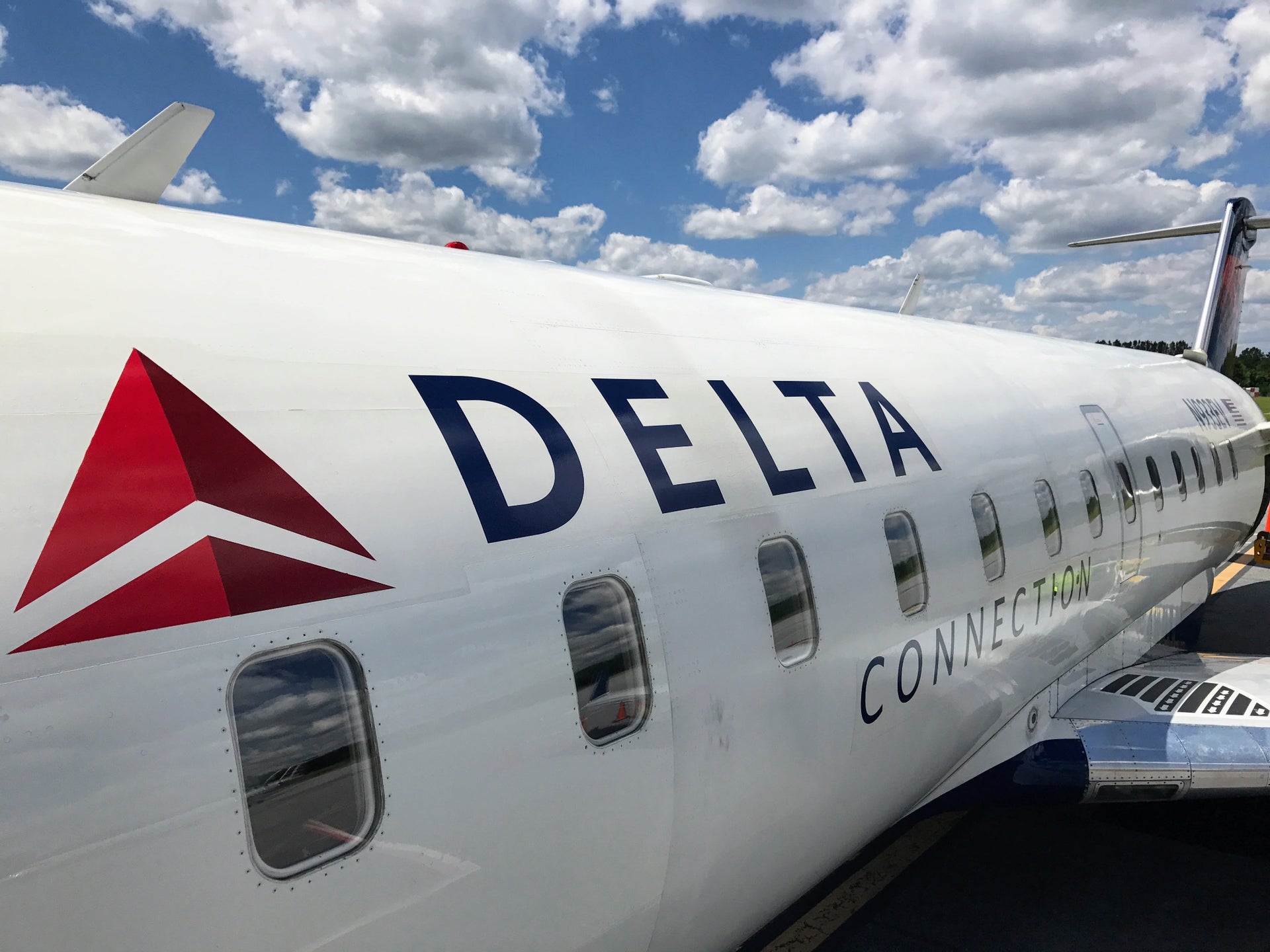 Delta's Anti-Union Campaign Goes Viral - The Points Guy
