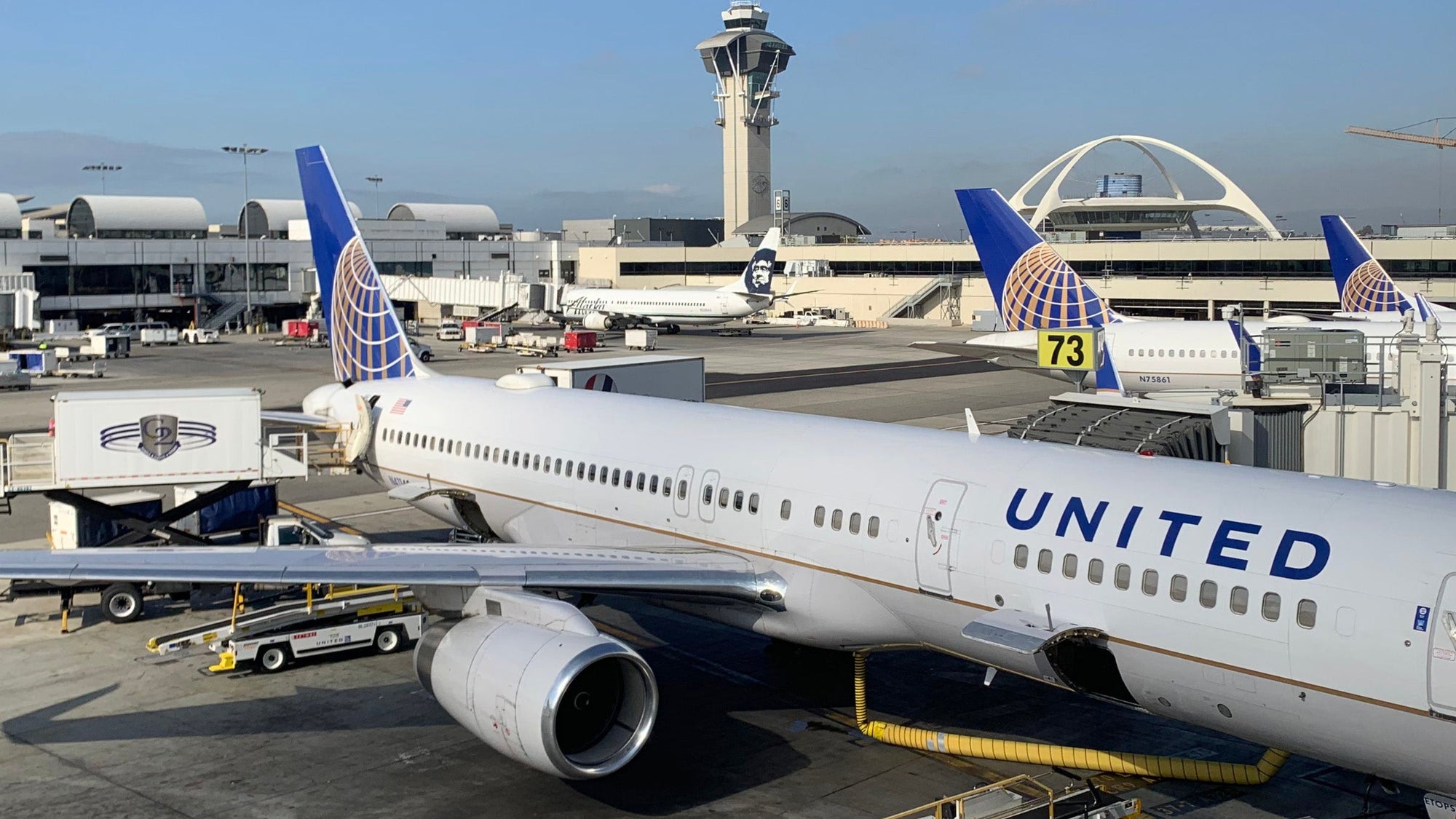 difference between 777 and 737