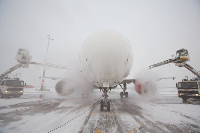 How the Severe Cold Affects Airport Ground Operations - The Points Guy