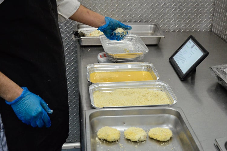 Gate Gourmet: How Airline Food Is Prepared - The Points Guy