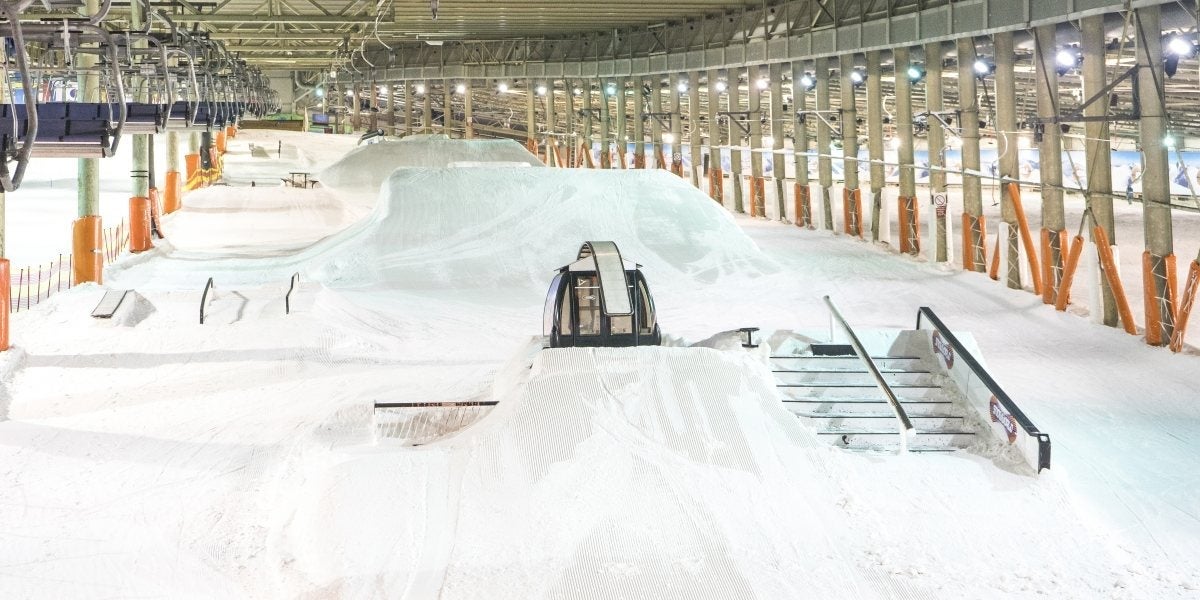 Places You Can Ski and Snowboard Indoors All Year Round - The Points Guy