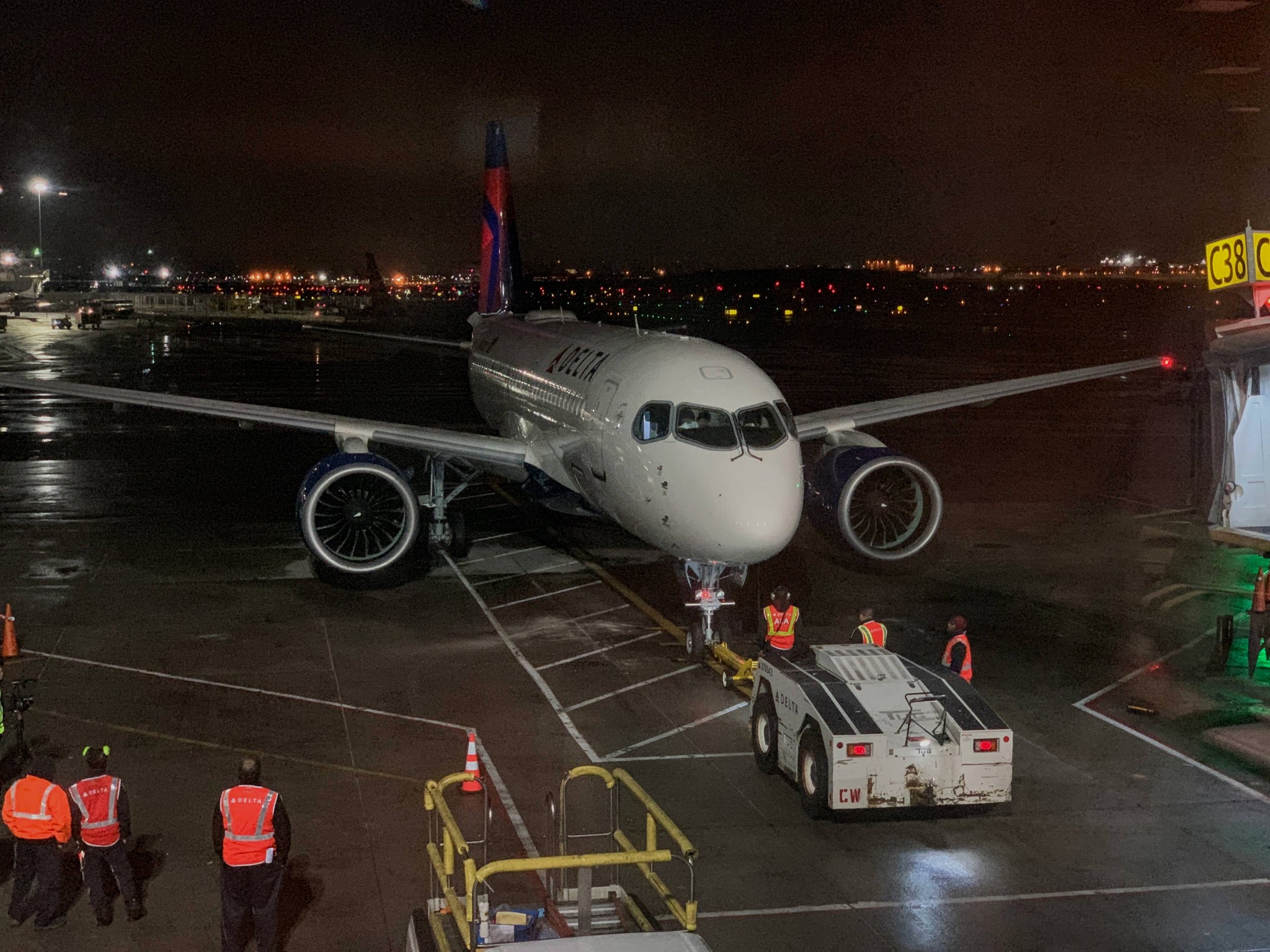 A Review of Delta's Brand-New Airbus A220 in First Class - The Points Guy