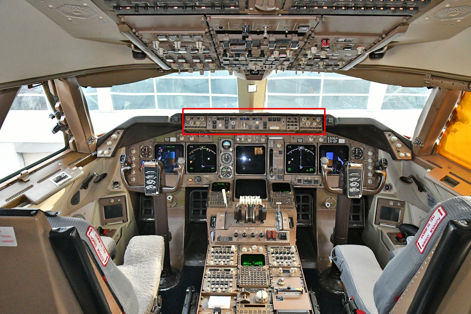 Meet George: When Do Airline Pilots Turn on the Autopilot? - The Points Guy