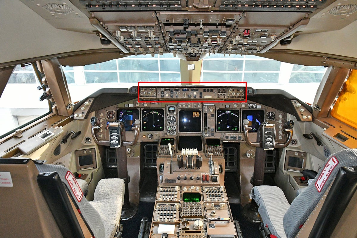 Meet George: When Do Airline Pilots Turn on the Autopilot? - The Points Guy