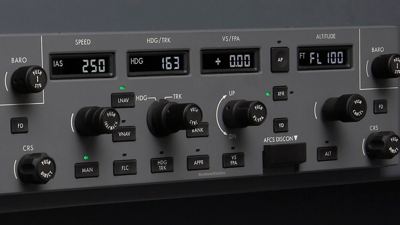 Meet George: When Do Airline Pilots Turn on the Autopilot? - The Points Guy