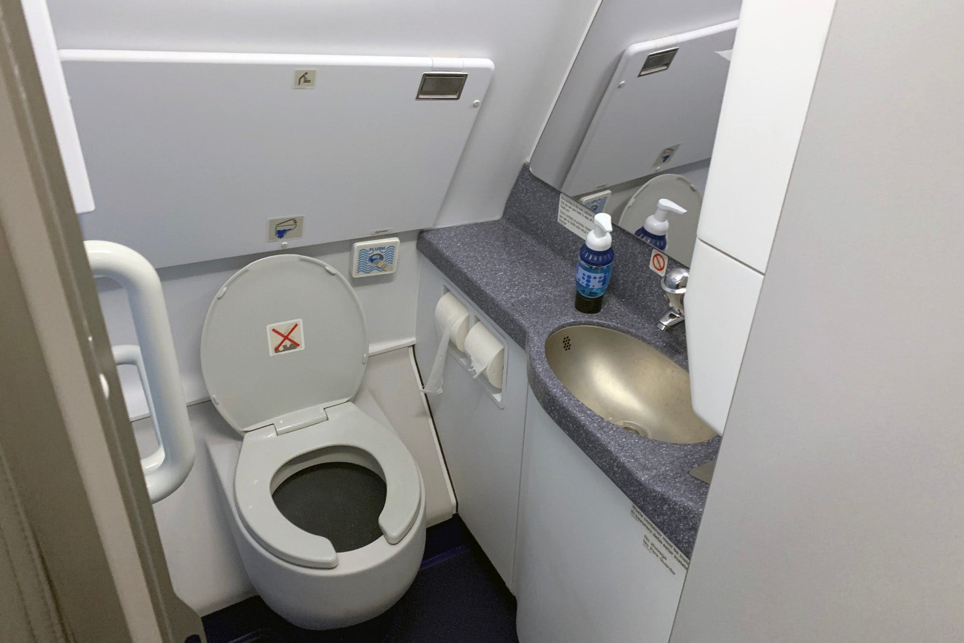Inside JetBlue's First 'Phase 2' Retrofitted Airbus A320 - The Points Guy