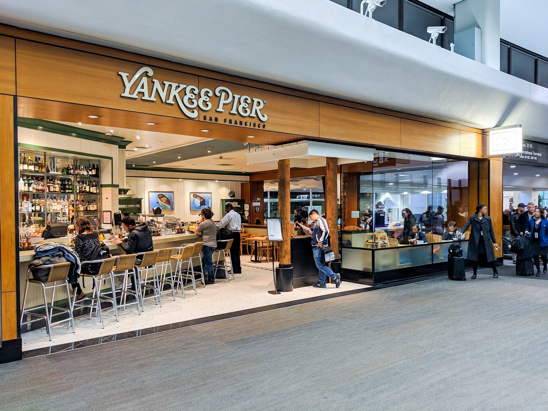 Get free food and drinks! How to use your Priority Pass restaurant ...