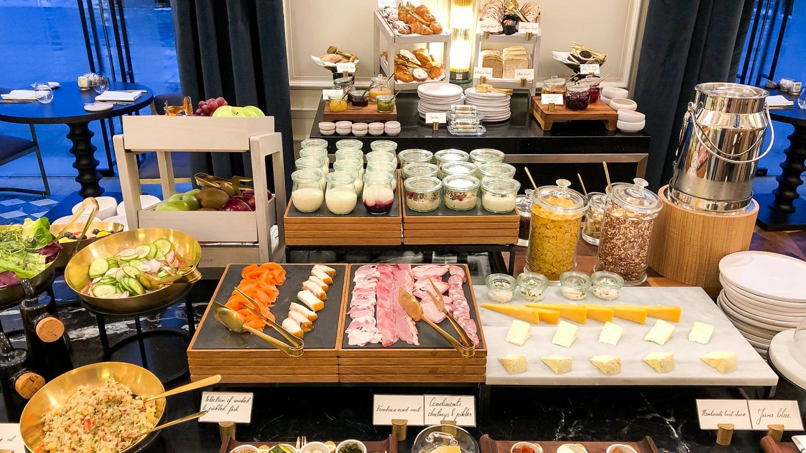 continental breakfast buffet setup