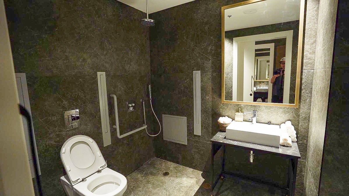 Is It Worth Paying for the VIP Arrival and Departure Service at Ben ...