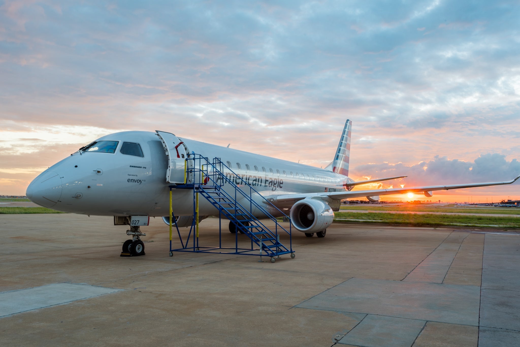 Get to Know America's Largest Regional Airlines - The Points Guy