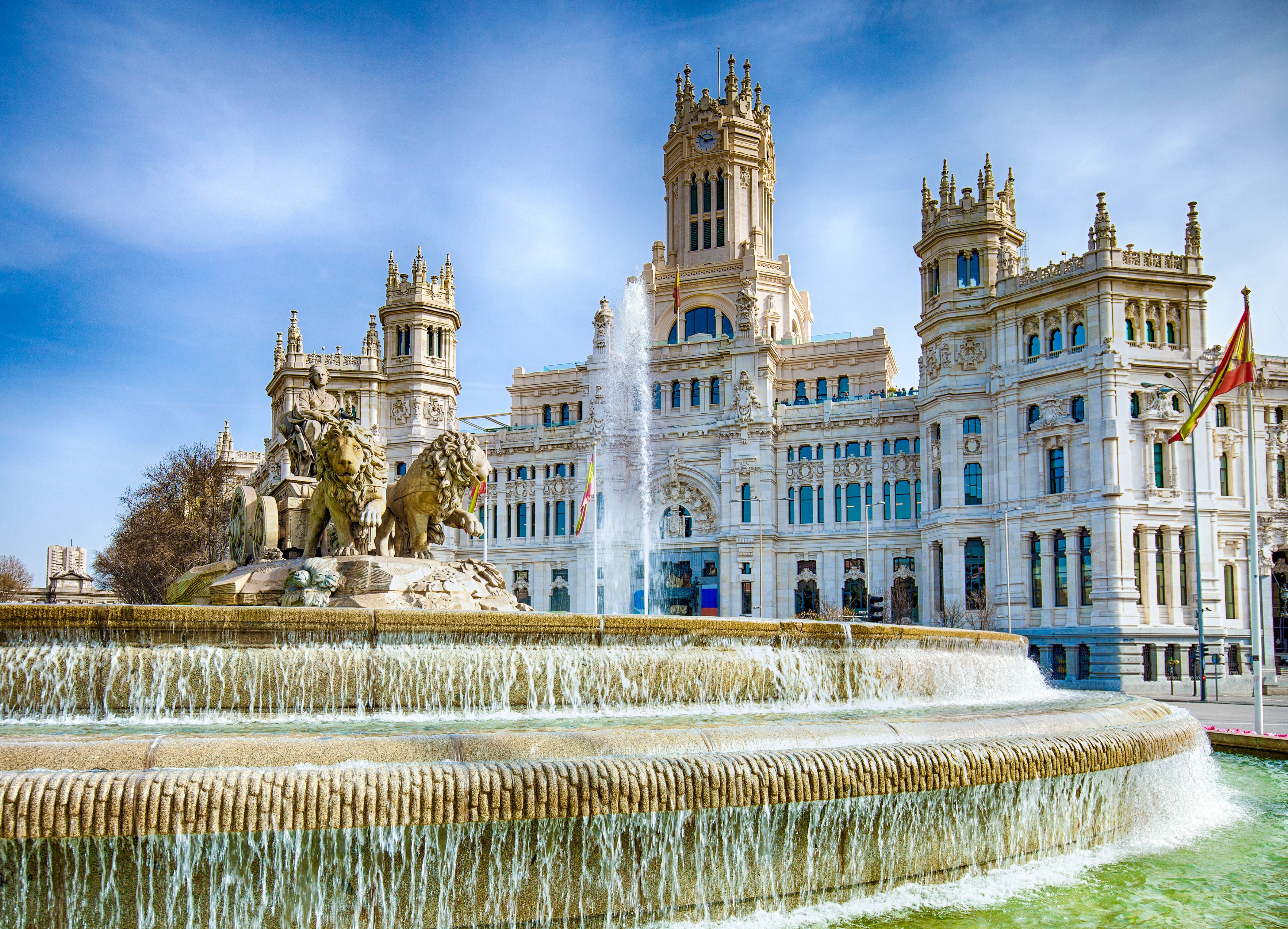 Americans welcomed back to Spain; Here's what it was like the first day ...