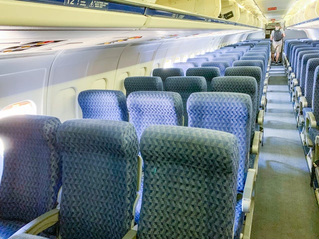 Behind the scenes: American sends retired MD-80s to 'boneyard' in ...