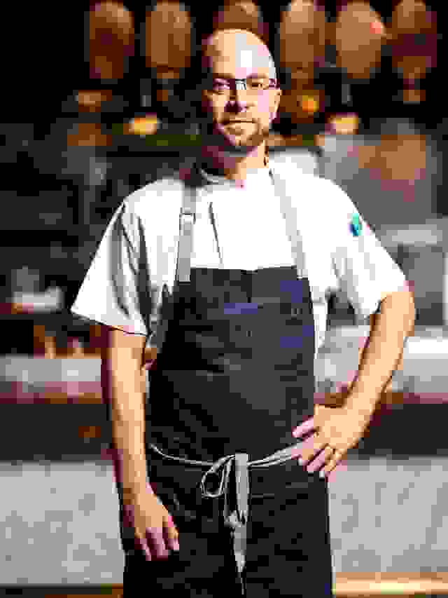 9 hotels with room service worth staying in bed for - The Points Guy