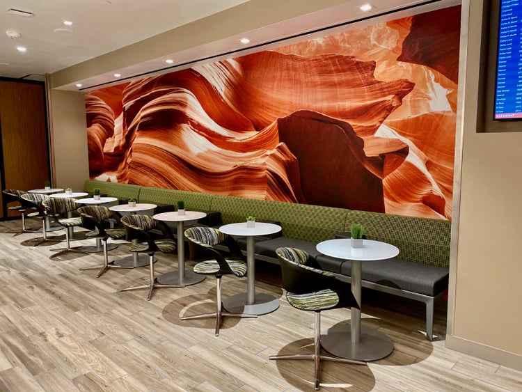 Review: Escape Lounge in Phoenix - The Points Guy