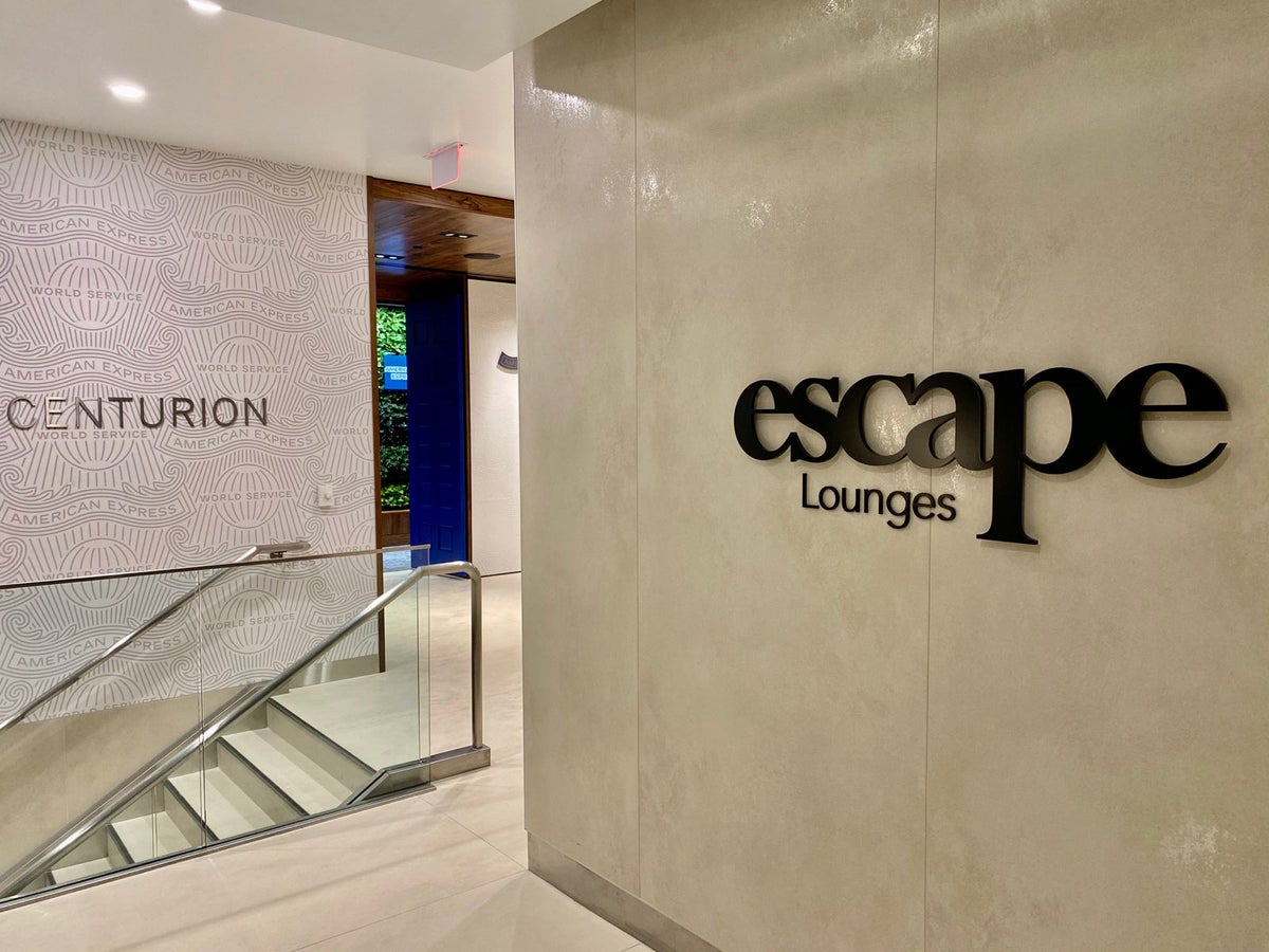 Review: Escape Lounge in Phoenix - The Points Guy