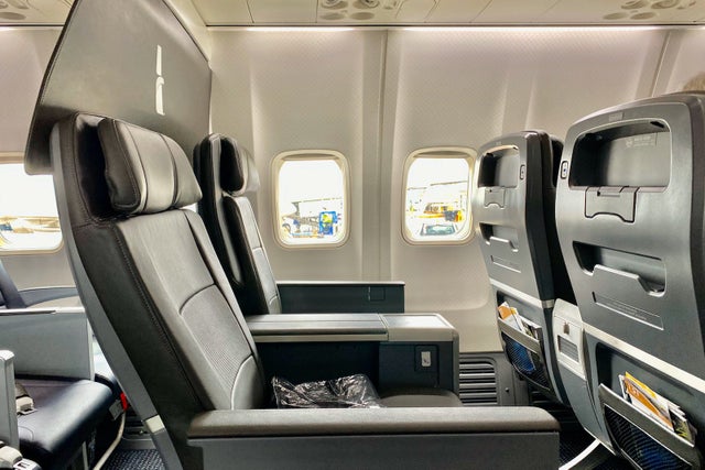 Why I prefer flying an Airbus A320 to a Boeing 737 - The Points Guy
