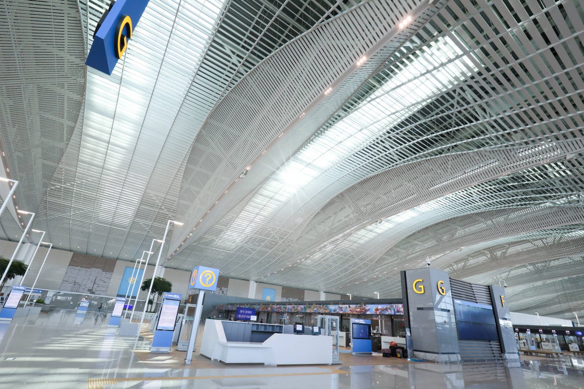 How architects try to make airports feel like real places - The Points Guy