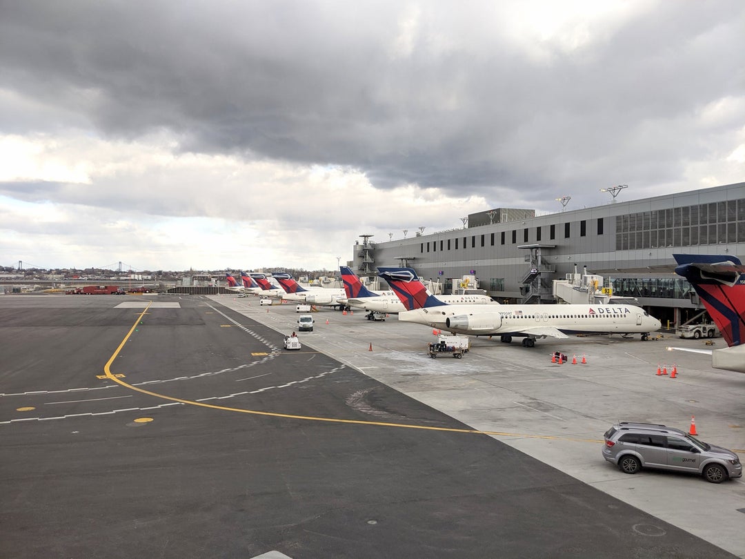 Review: Delta's Boeing 717 in first class, LGA to Chicago - The Points Guy