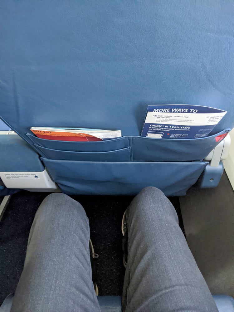 Review: Delta's Boeing 717 in first class, LGA to Chicago - The Points Guy