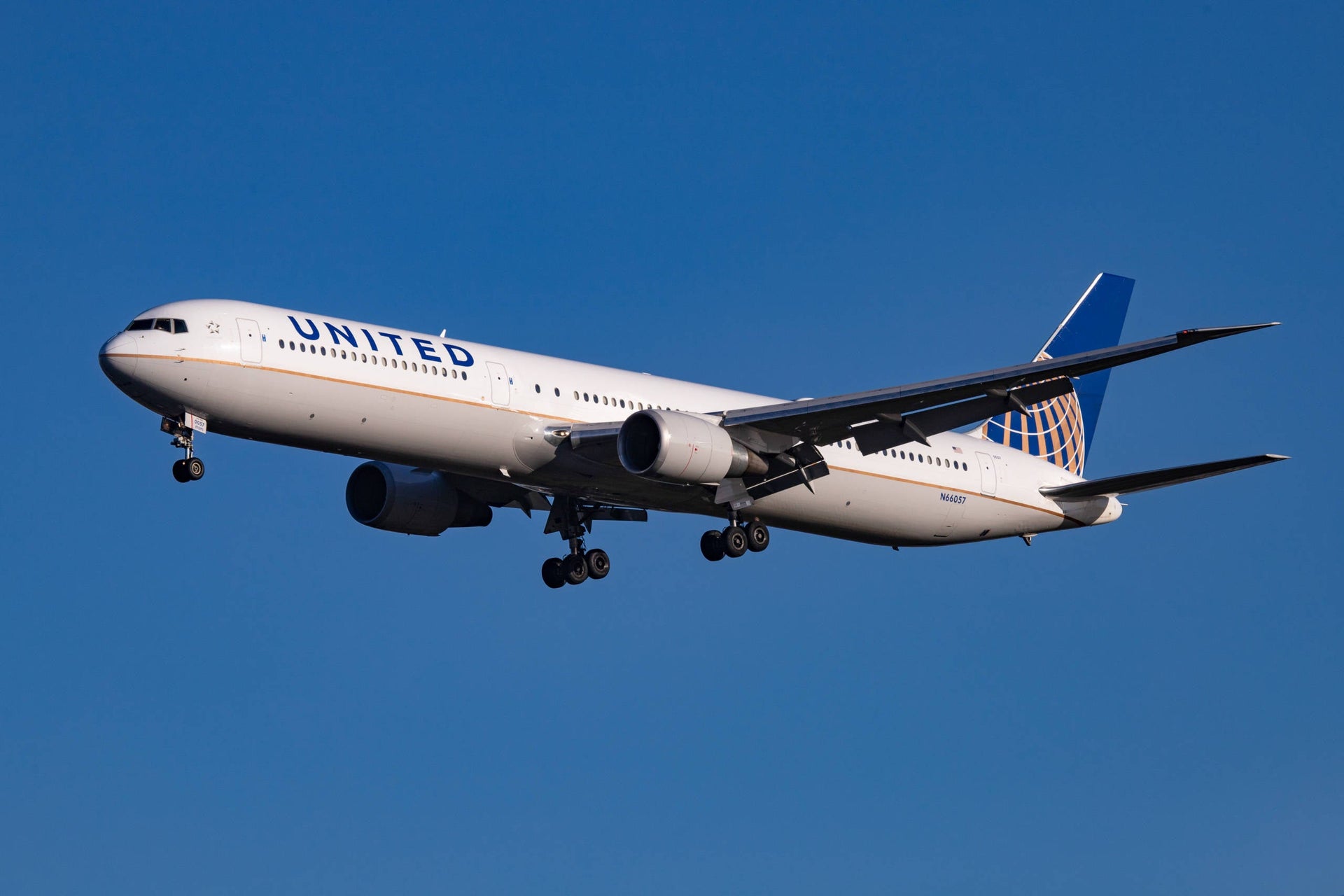 How to Tell Boeing 757s, 767s and 777s Apart - The Points Guy