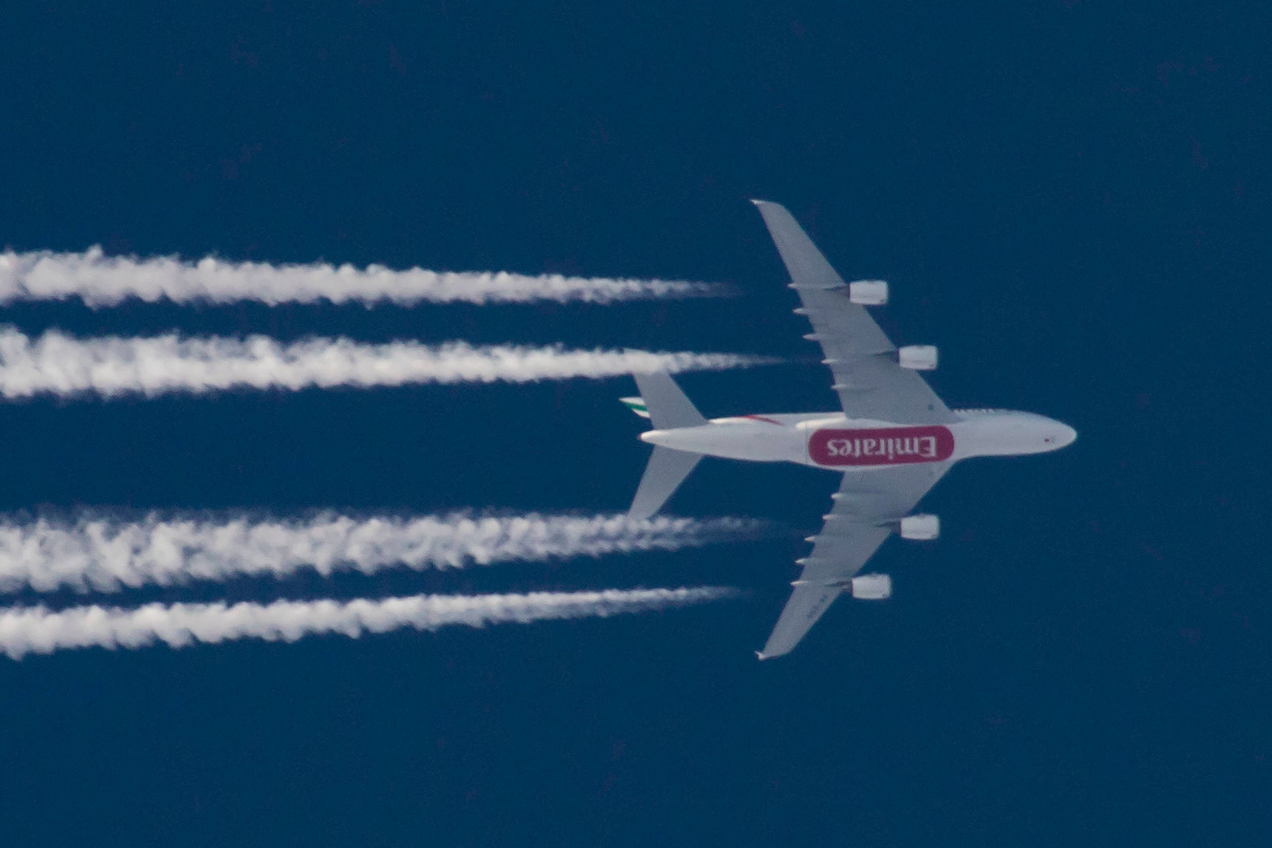 How to use flight-tracker apps to tell what planes are overhead - The ...