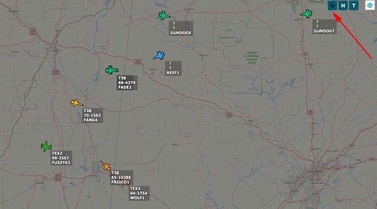 How to use flight-tracker apps to tell what planes are overhead - The ...