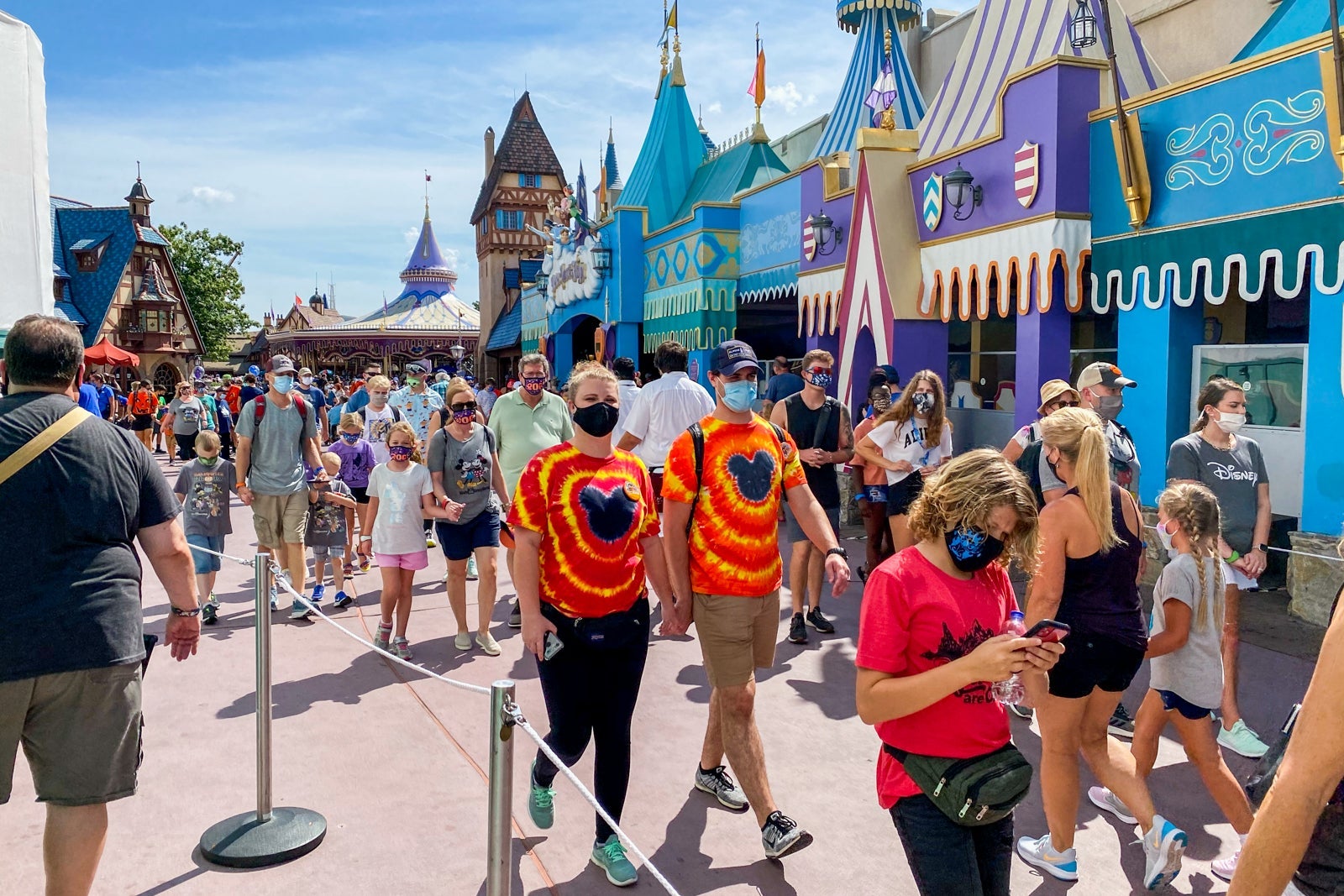 Park Hopping returns to Disney January 1 — with a few catches - The ...