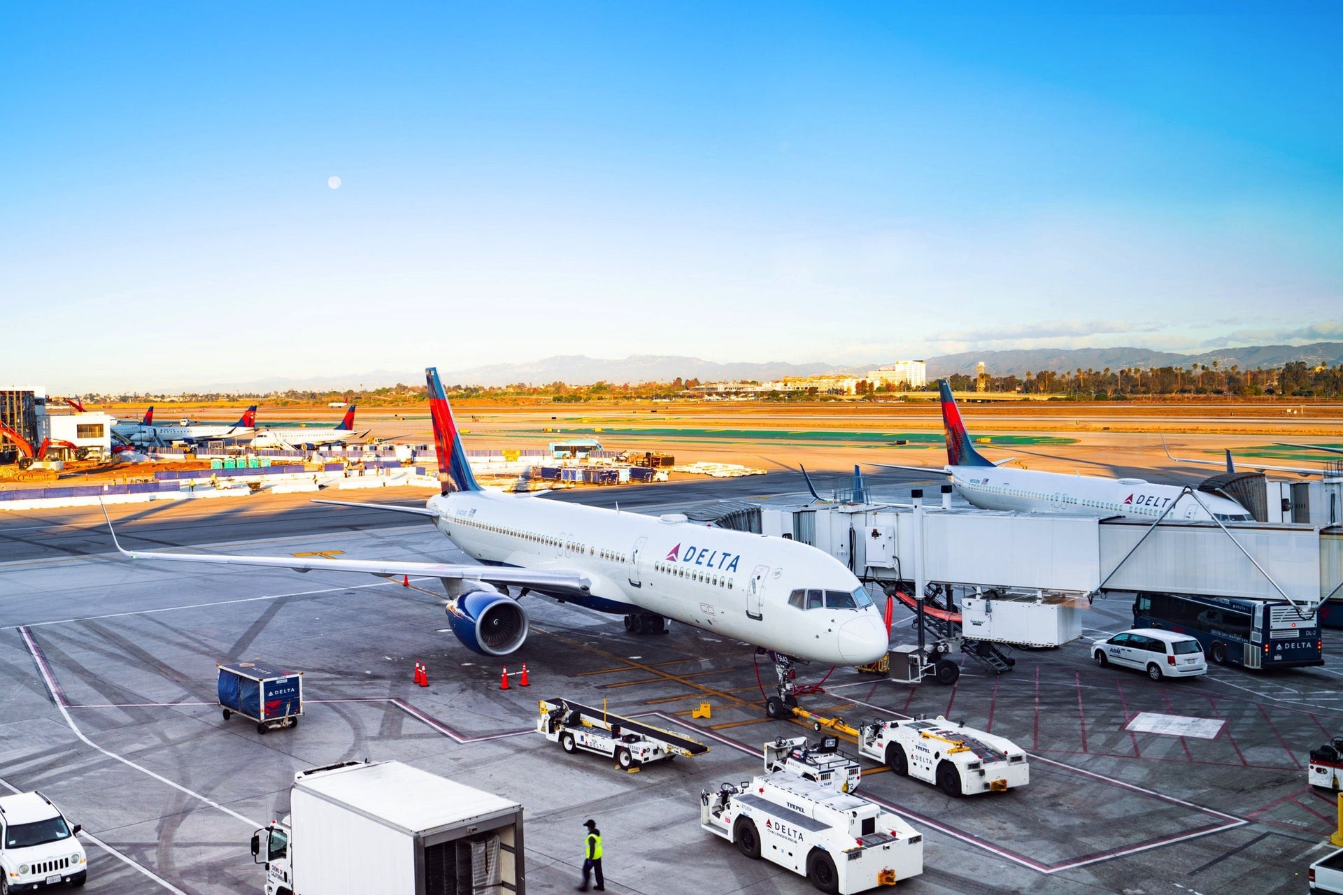 Delta Miles + Cash vs. Pay with Miles tickets: Which should you book ...