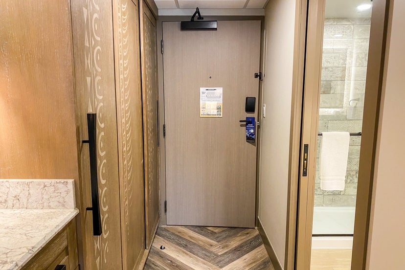 Sneak peek inside yet-to-reopen Disney Polynesian rooms with all-new ...