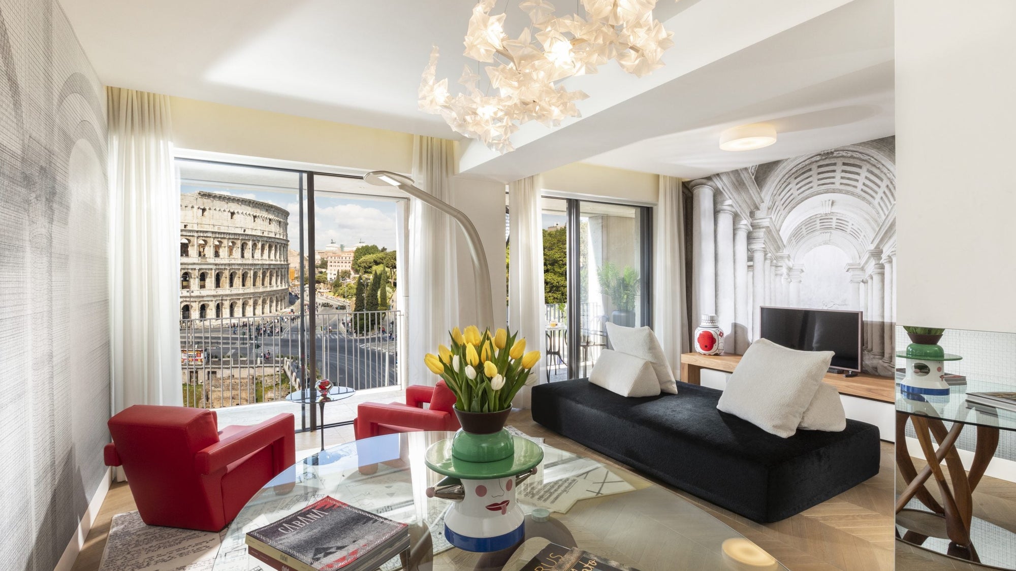 difference between standard room and suite