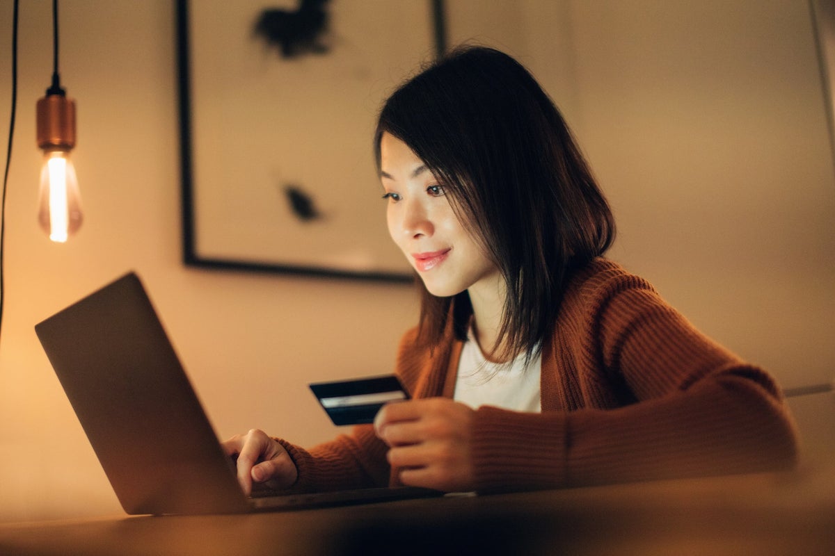 How to maximize rewards and avoid debt during the holidays - The Points Guy