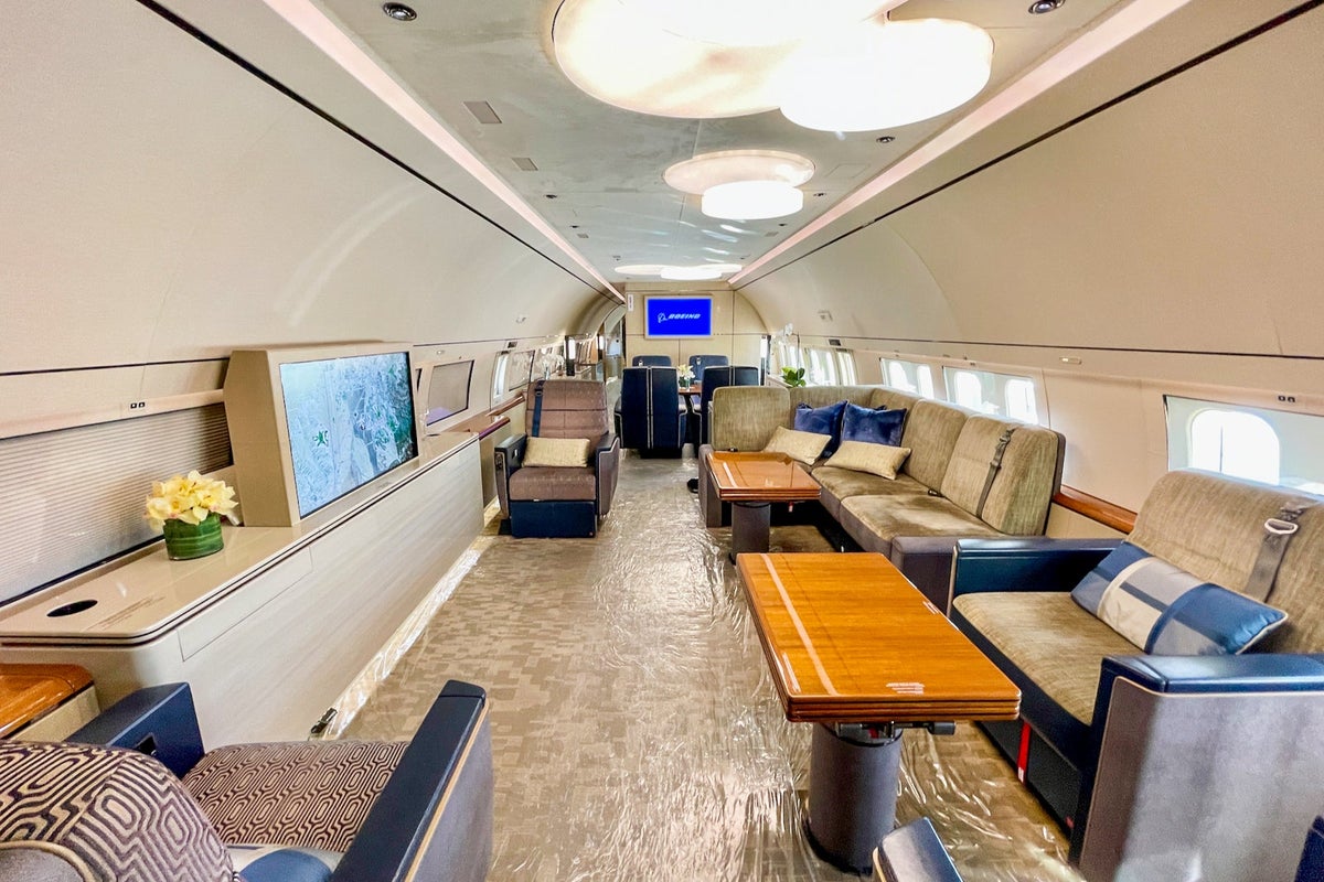 Not your average 737: This $80 million VIP jet has just 13 seats - The ...