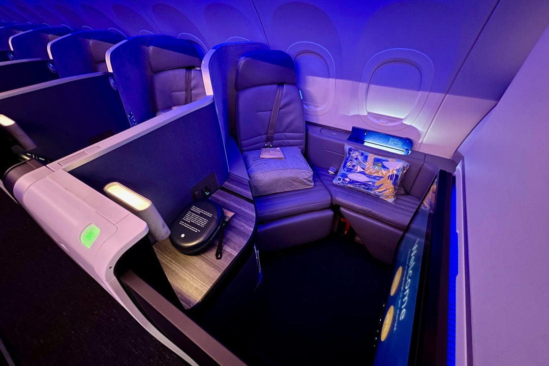 JetBlue boosts London network with all-new daytime flight from New York ...