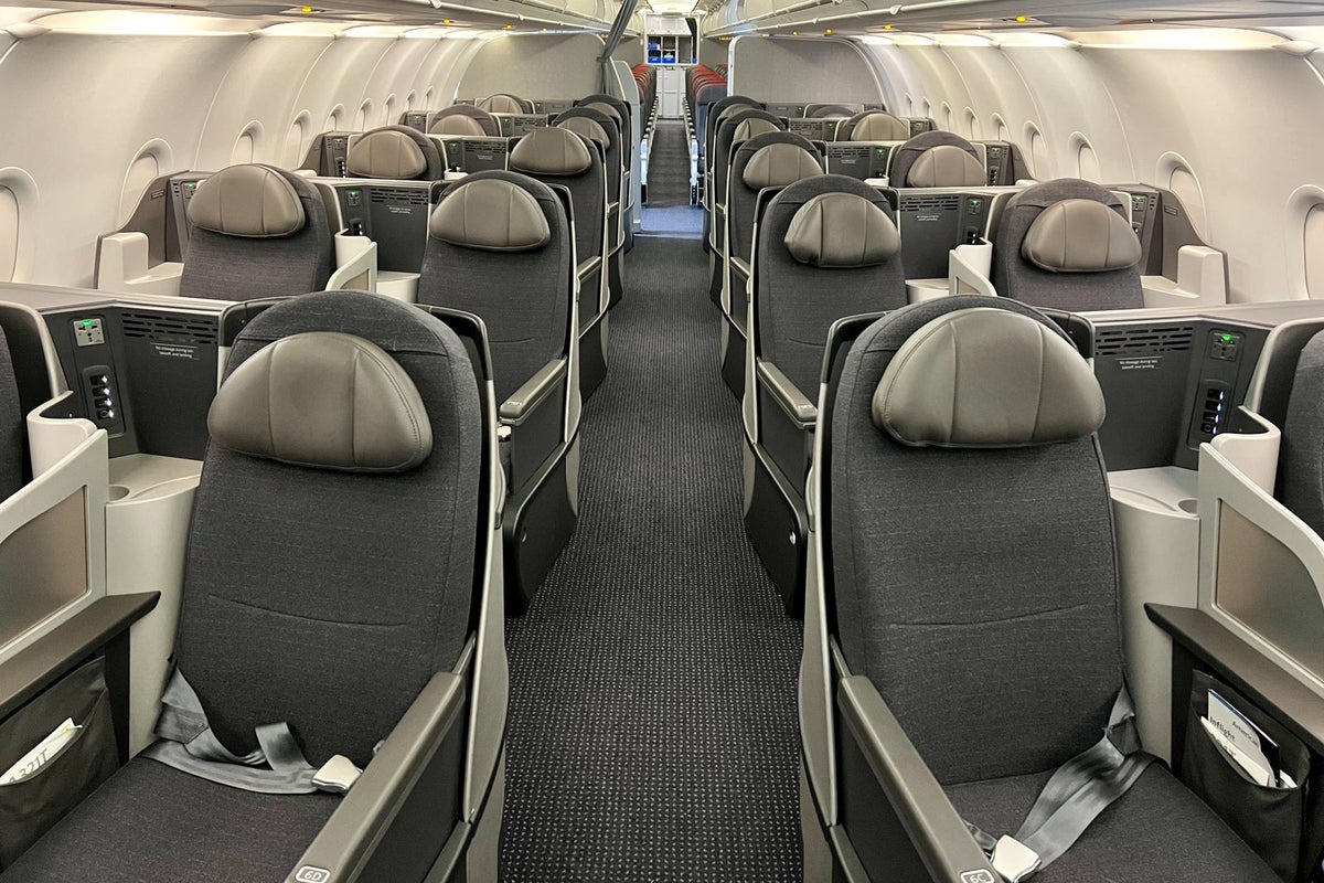 Airline call center wait times are on the rise as busy holiday travel ...