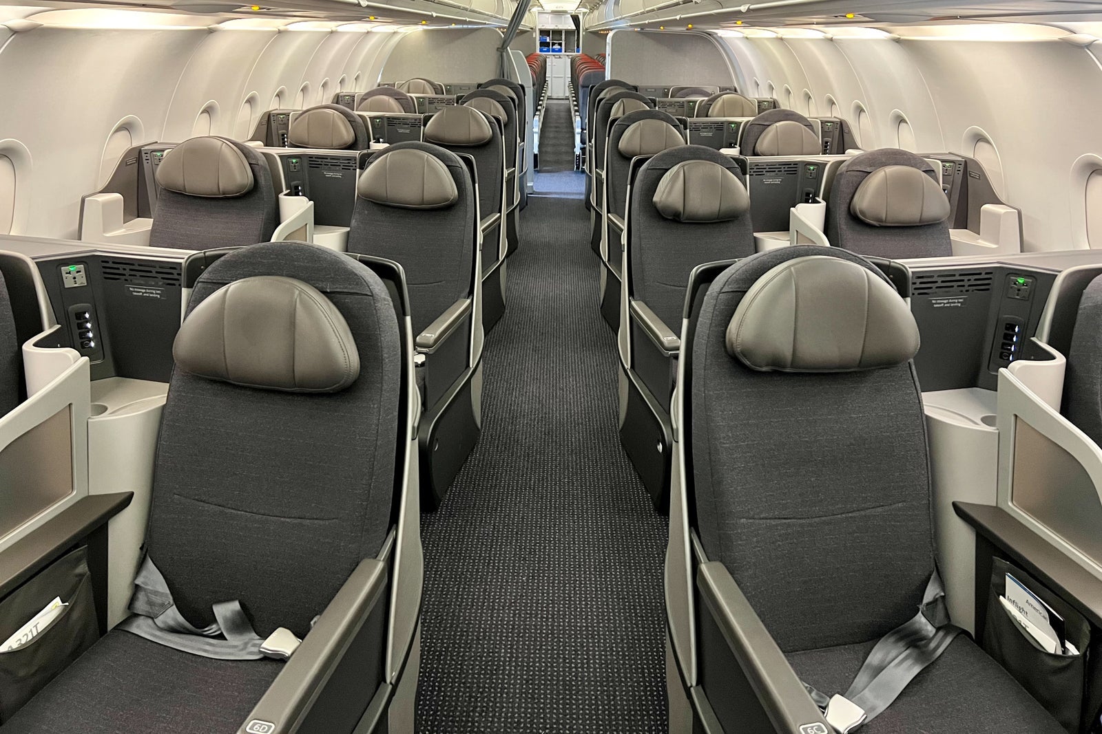 Airline call center wait times are on the rise as busy holiday travel ...