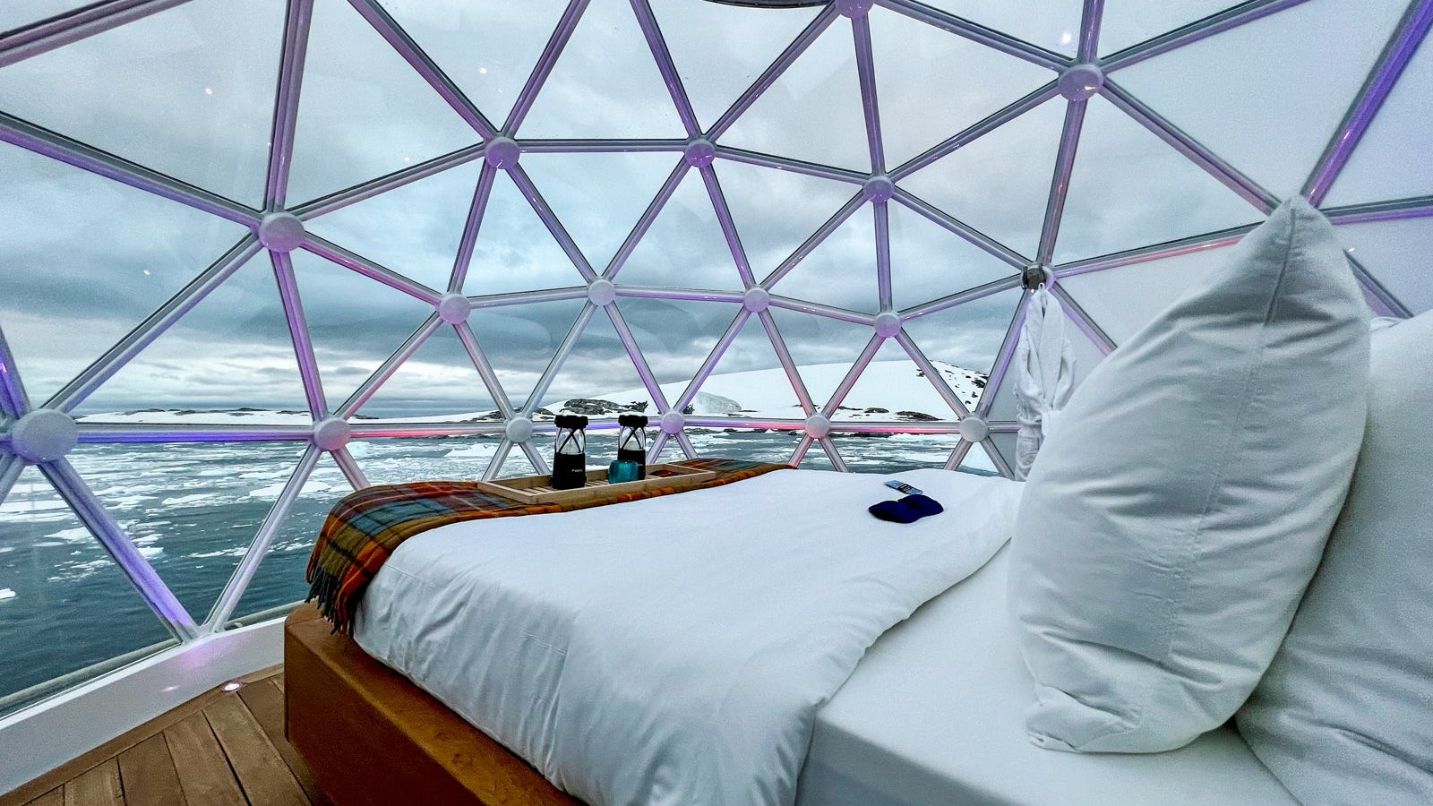 igloo hotel inside