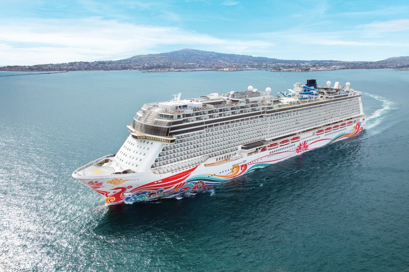 Norwegian Cruise Line ships ranked by size from biggest to smallest ...