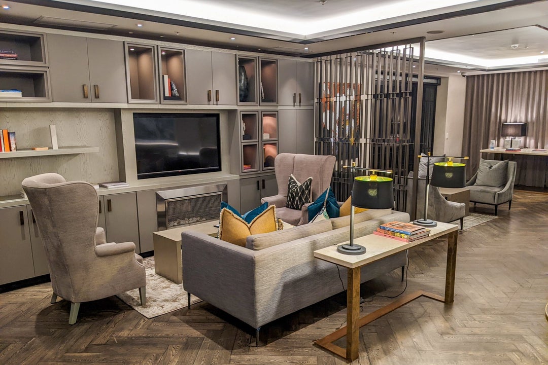 Hyatt Milestone Rewards: Which should you choose? - The Points Guy